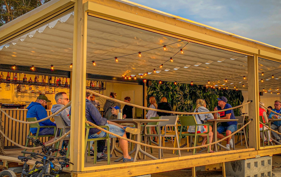 Mango&Tango Beach Bar Mrzeżyno - Restauracja z widokiem na morze ...